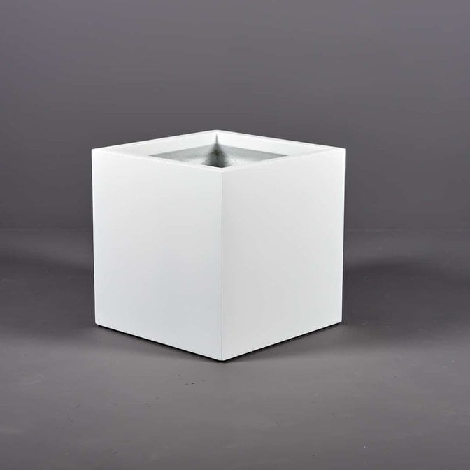 Cuba Low Corner Planter – MODA PLANTERS