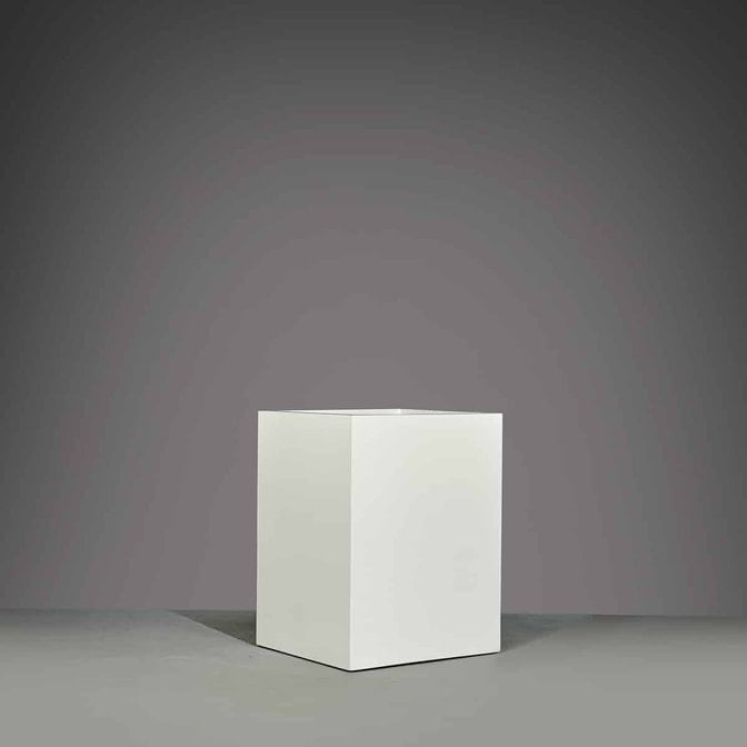 Brisbane Tall Corner Planter – MODA PLANTERS